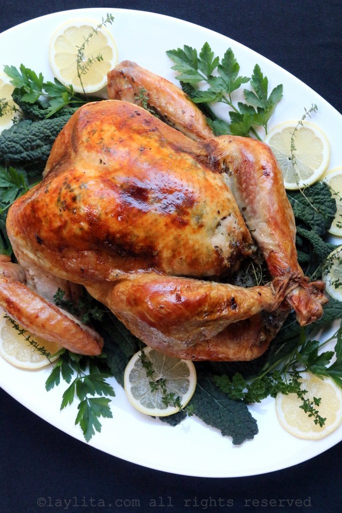 Dinde entière rôtie au four, thym et citron – Recettes de Laylita