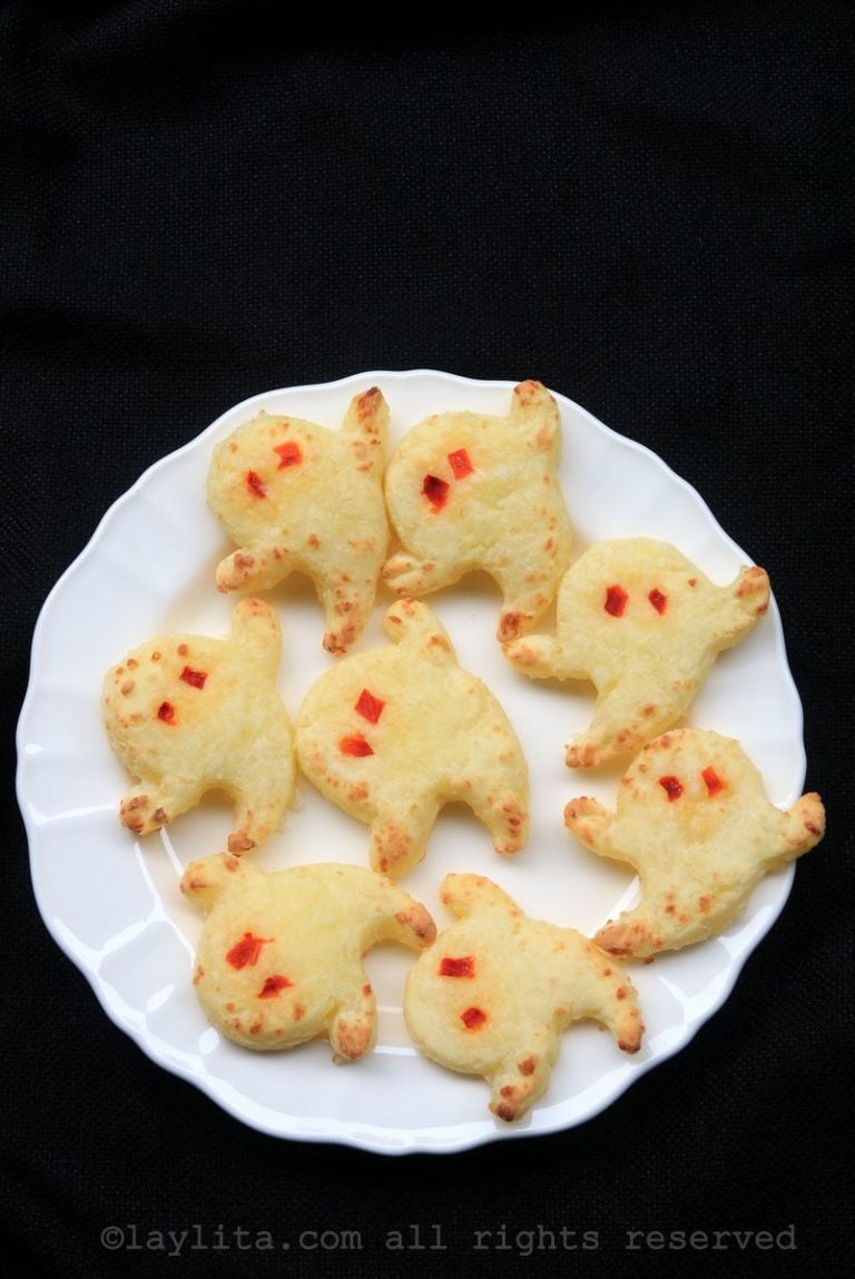 Pan de yuca or cassava cheese bread - Laylita's Recipes