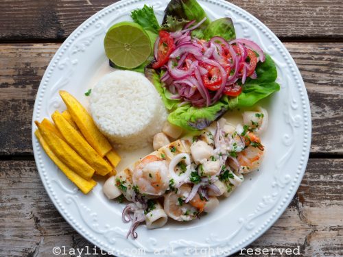 Bacalao a la Vizcaína (Salted Cod Fish in tomato and roasted pepper ...