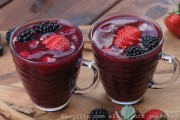 Ecuadorian Colada Morada: a spiced berry and purple corn drink ...