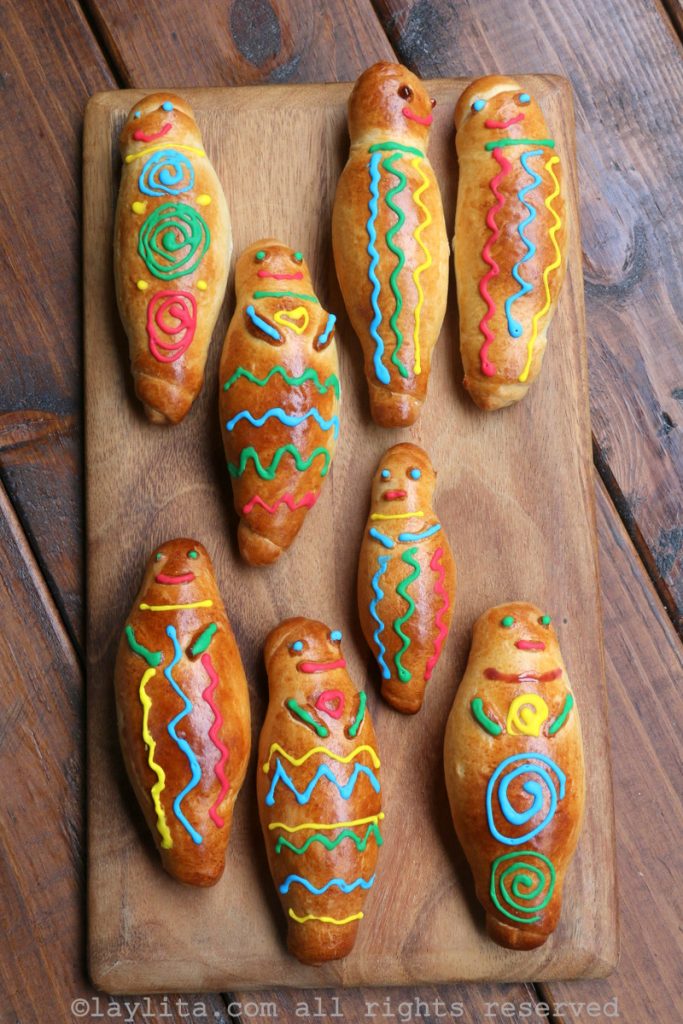 Guaguas de pan {Ecuadorian bread babies or figures}