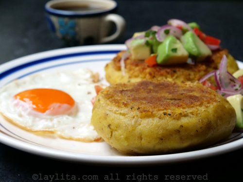 Ecuadorian Tigrillo con Queso (Creamy Green Plantain Mash with Cheese ...
