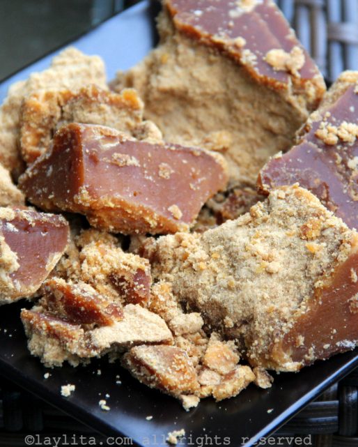 Spiced caramelized pears {in panela or piloncillo syrup} - Laylita's ...