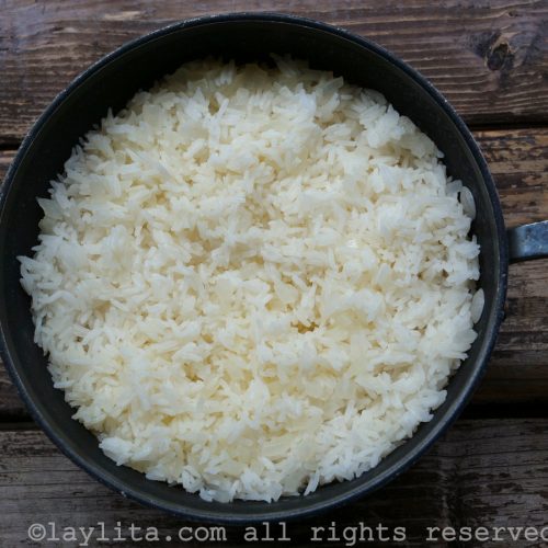 Basic recipe for Ecuadorian or Latin style cooked white rice