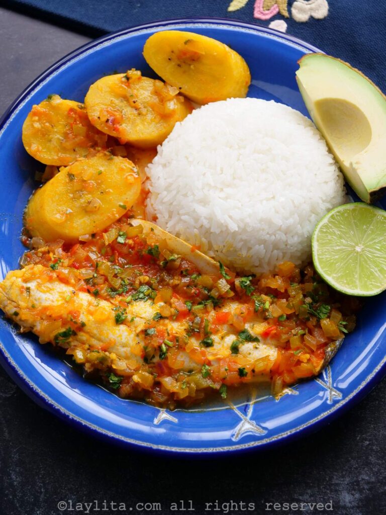 Pescado En Salsa Verde Fish In Green Sauce Laylita S Recipes