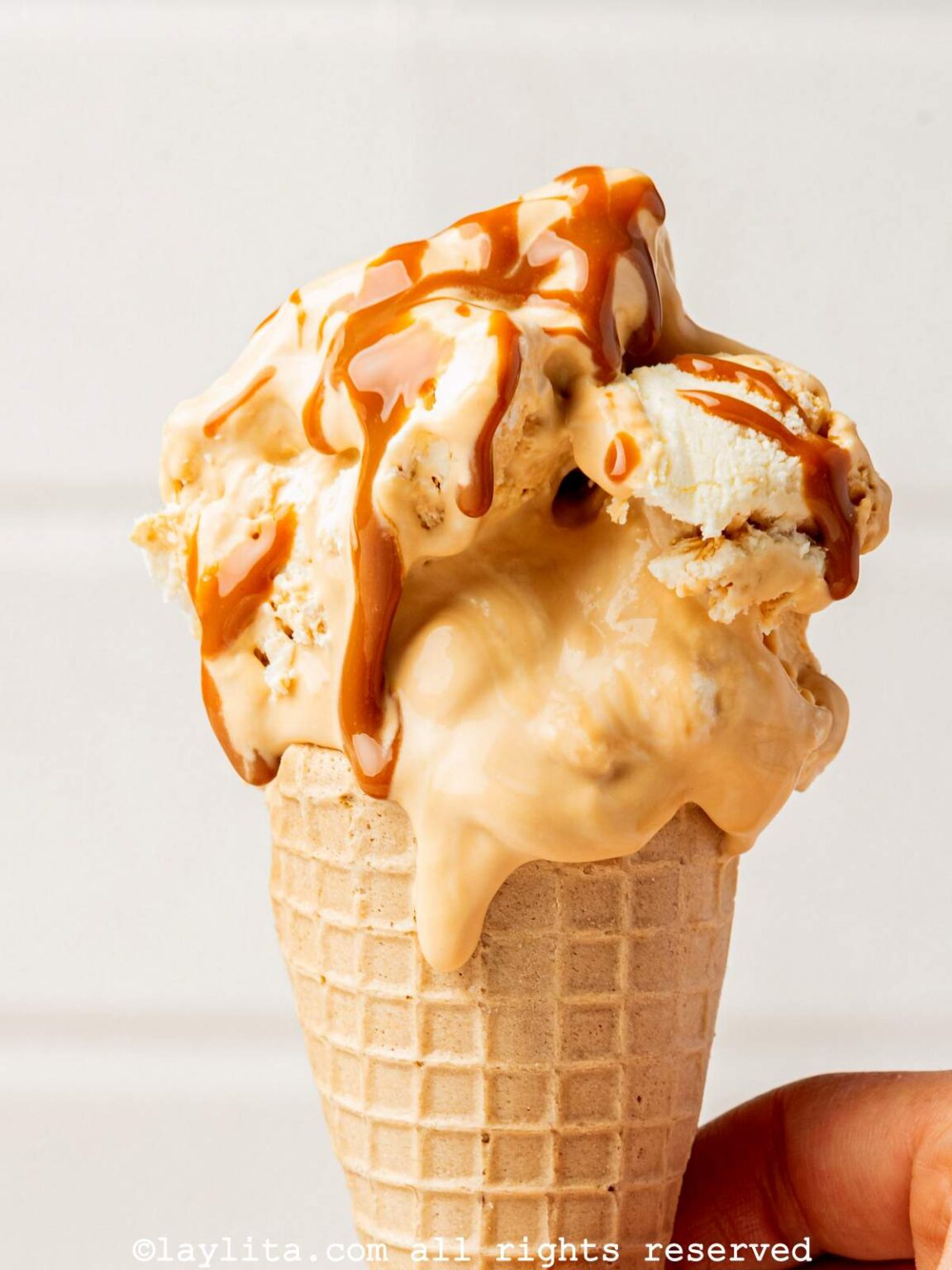 Salted Caramel Ice Cream (No Churn) – Laylita's Recipes