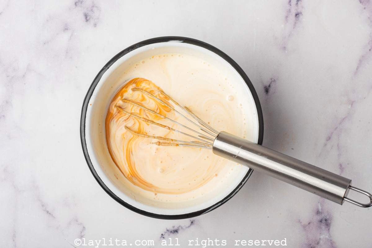 Salted Caramel Ice Cream (No Churn) – Laylita's Recipes