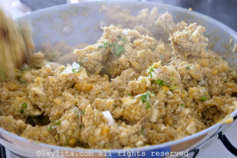 Ecuadorian Tigrillo con Queso (Creamy Green Plantain Mash with Cheese ...