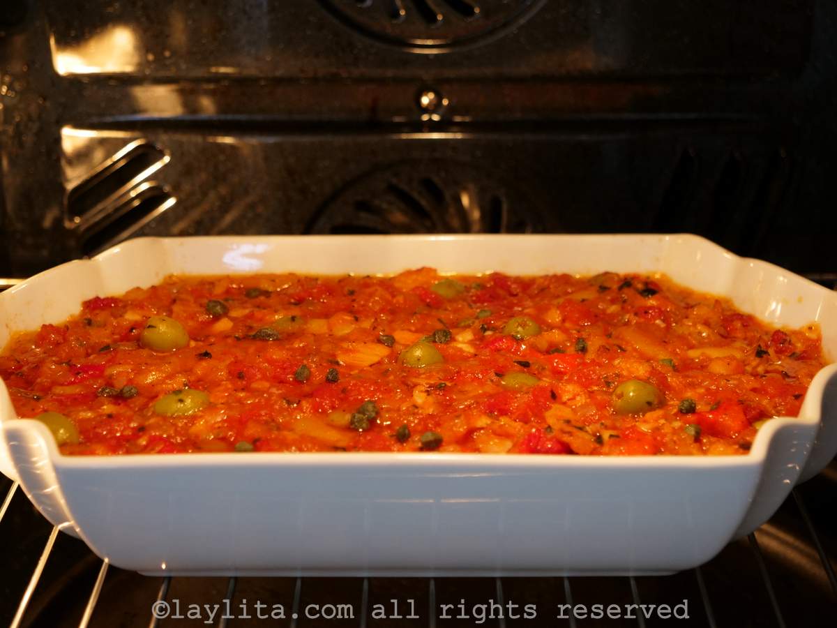 Bacalao a la Vizcaína (Salted Cod Fish in tomato and roasted pepper ...