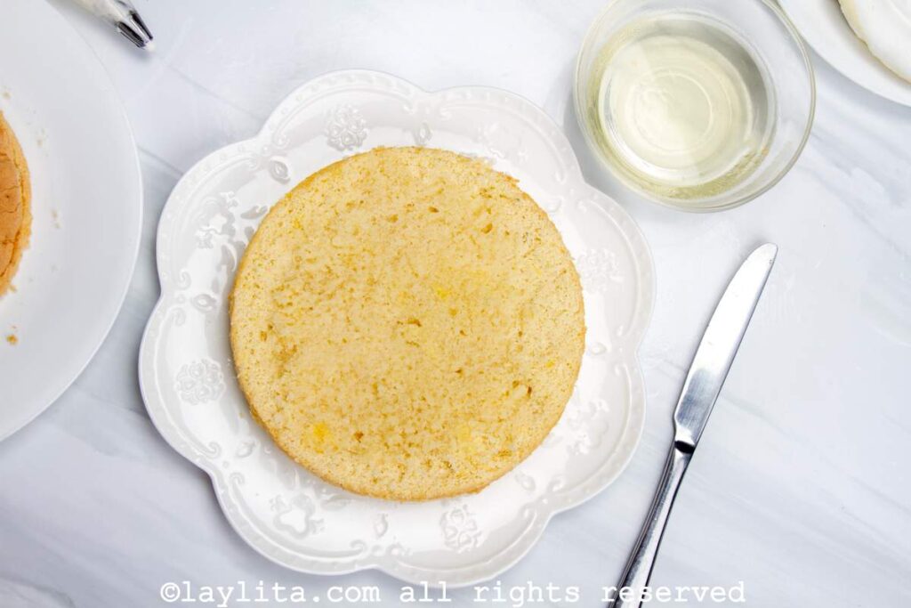 Torta Chajá: Uruguayan cake with layers of meringue, dulce de leche and ...