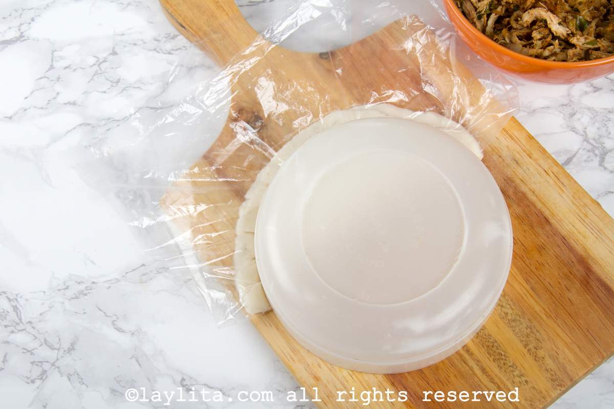 Venezuelan Chicken Empanadas – Laylita's Recipes