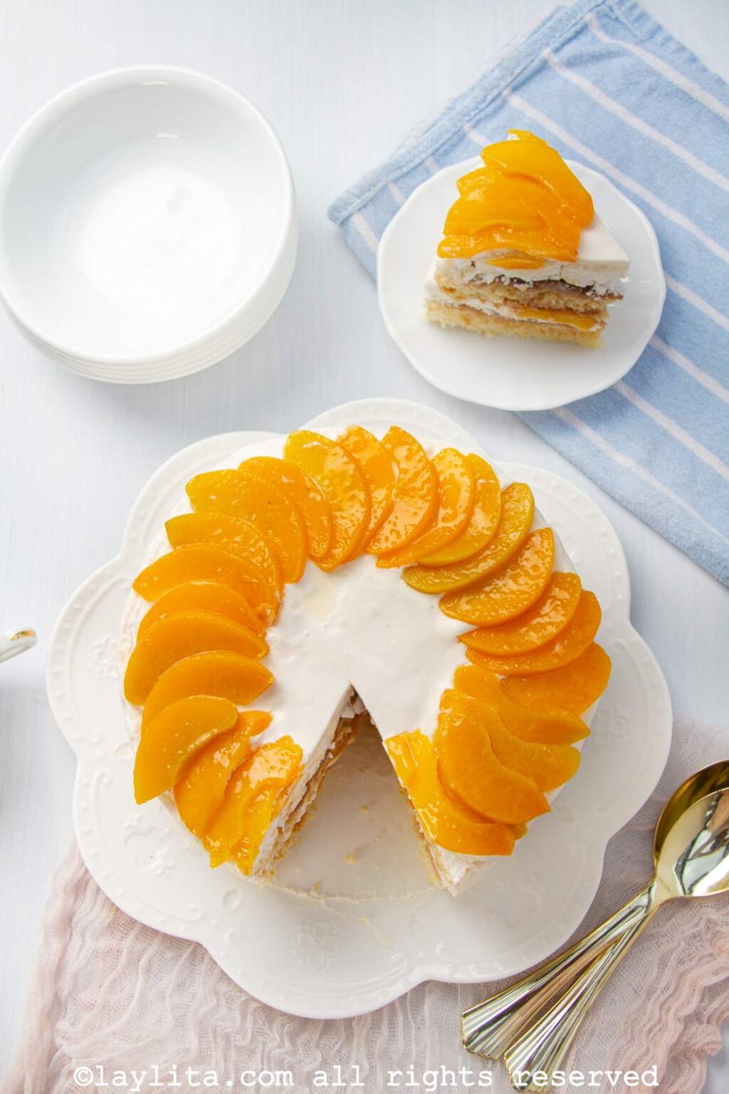 Torta Chajá: Uruguayan cake with layers of meringue, dulce de leche and ...