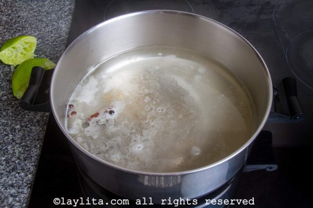Cascos de Guayaba (Candied Guava Shells in Syrup) – Laylita's Recipes