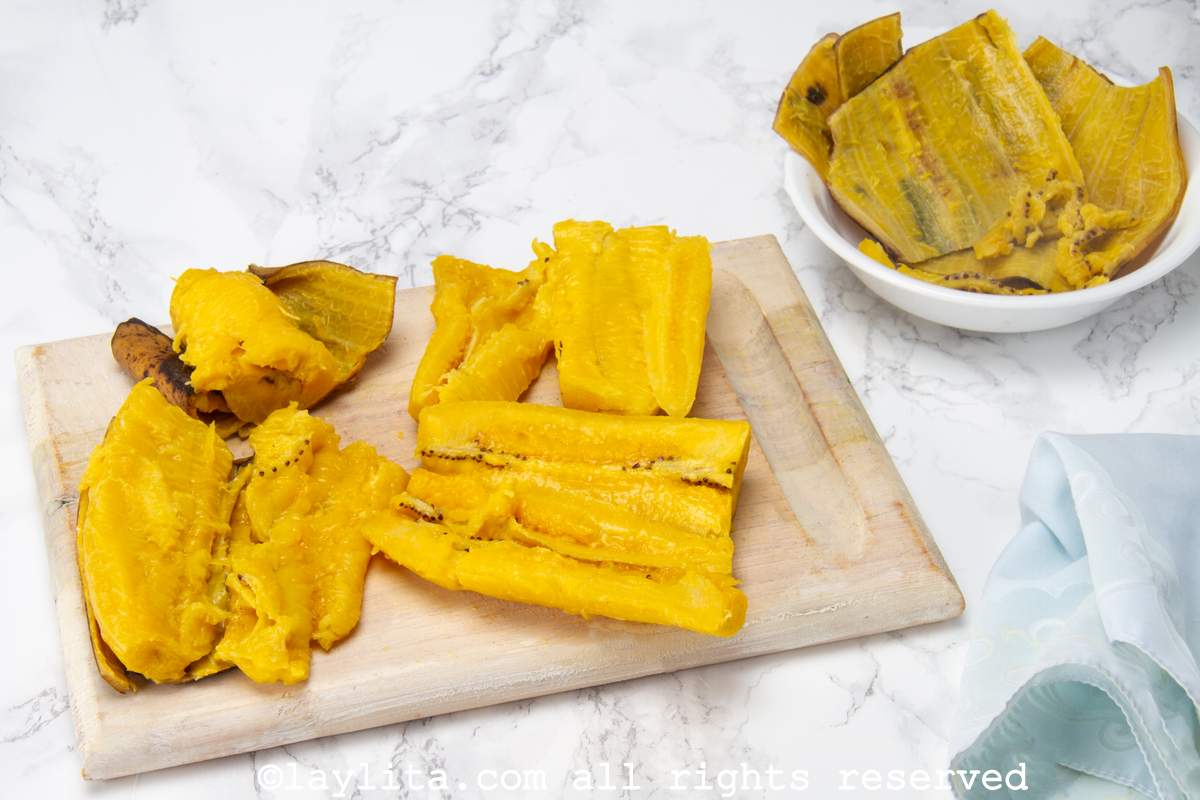 Venezuelan Mandocas (Ripe Plantain and Cornmeal Fritters) – Laylita's ...